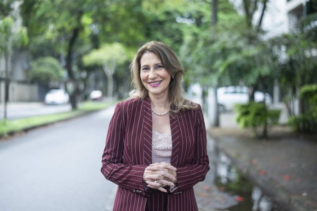 Ethel Maciel conta em livro a experiência de ser mulher e cientista na ...