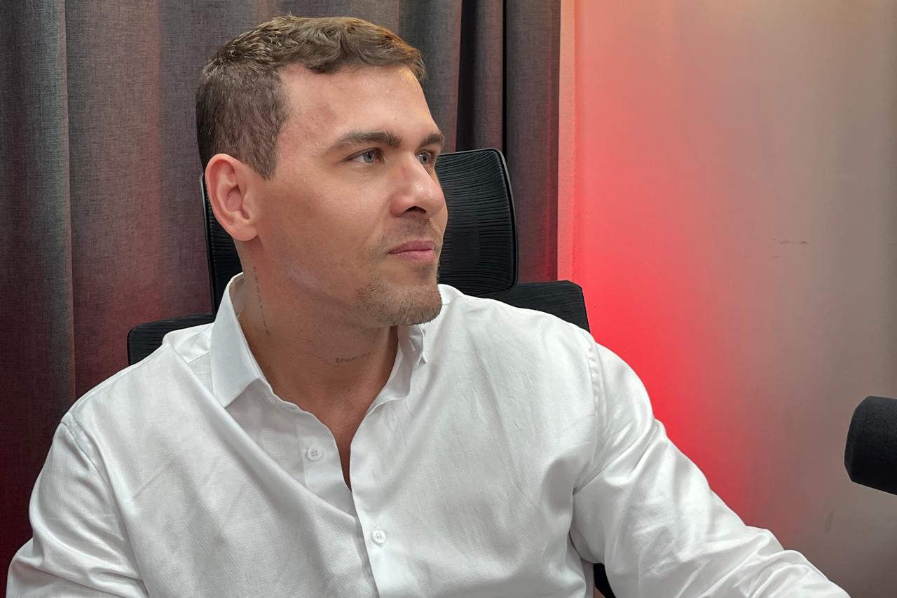 Livro revela bastidores da política capixaba - Século Diário